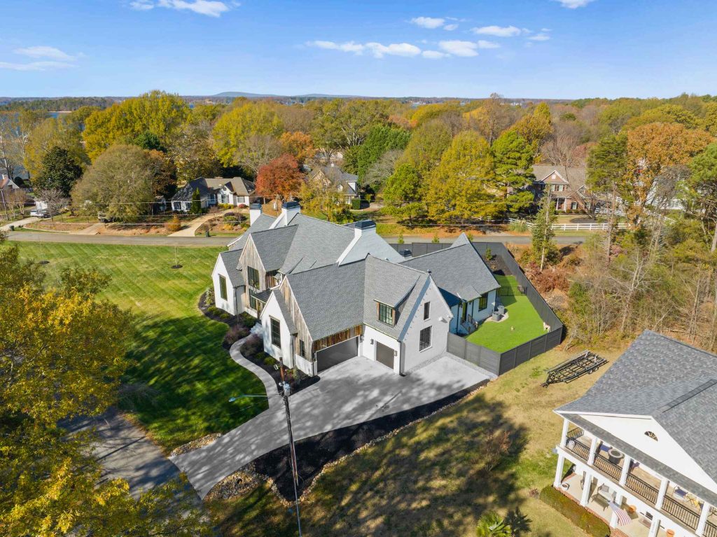 Lake Norman Custom home by BAAS Construction: Explore Rainbow Circle